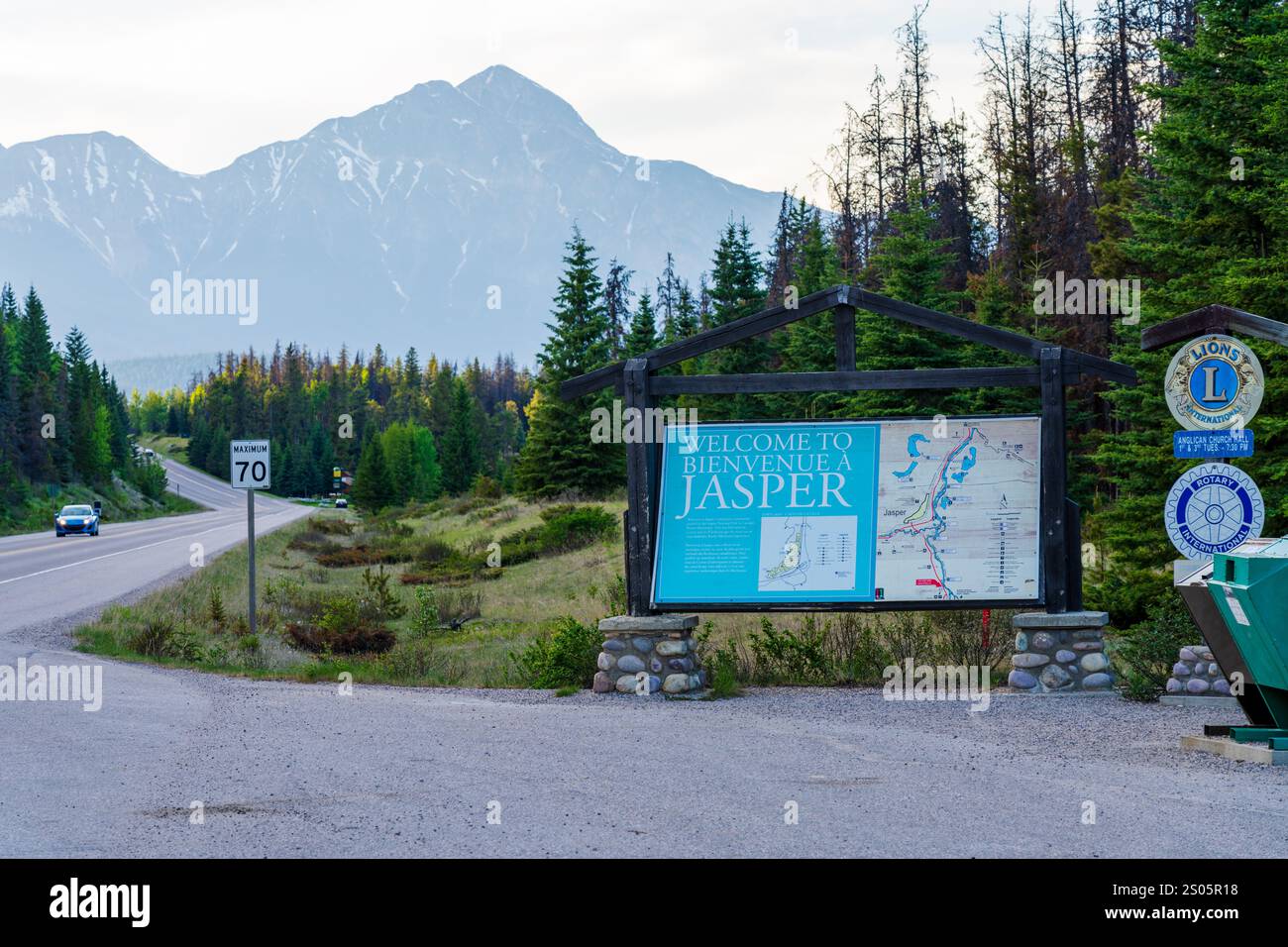 Welcome to Jasper road sign. Icefields Parkway (Alberta Highway 93) to ...
