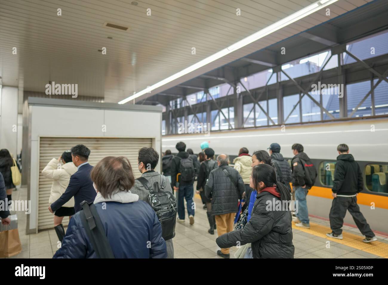 Shinkansen platform at Hakata Station in Hakata Ward, Fukuoka City ...