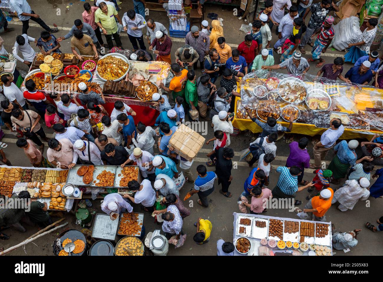 During the holy month of Ramadan, Old Dhaka’s Chwak Bazar transforms ...