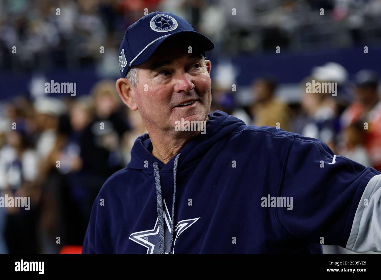 Dallas Cowboys defensive coordinator Mike Zimmer during pregame warmups ...