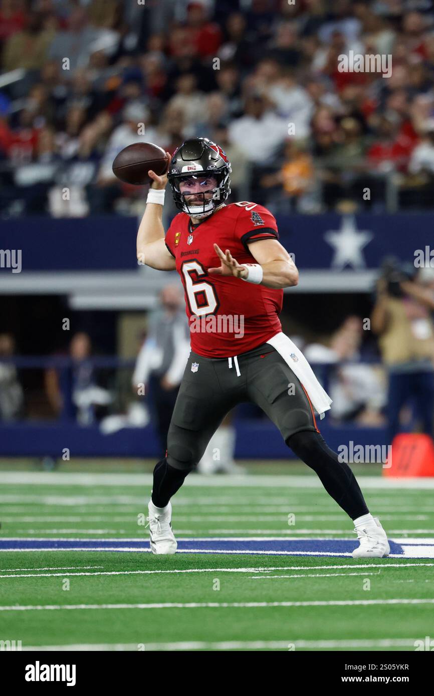 Tampa Bay Buccaneers quarterback Baker Mayfield (6) looks to pass ...
