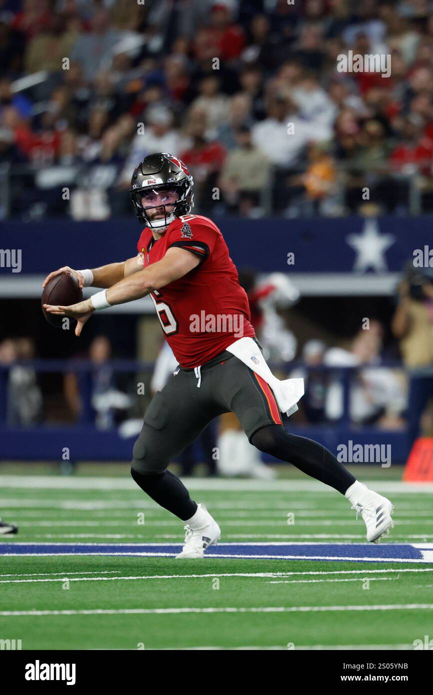Tampa Bay Buccaneers quarterback Baker Mayfield (6) looks to pass ...