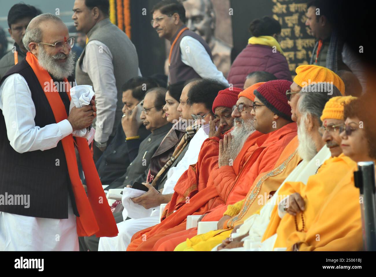 New Delhi, Delhi, India. 25th Dec, 2024. Priest of Hindu Relegious ...