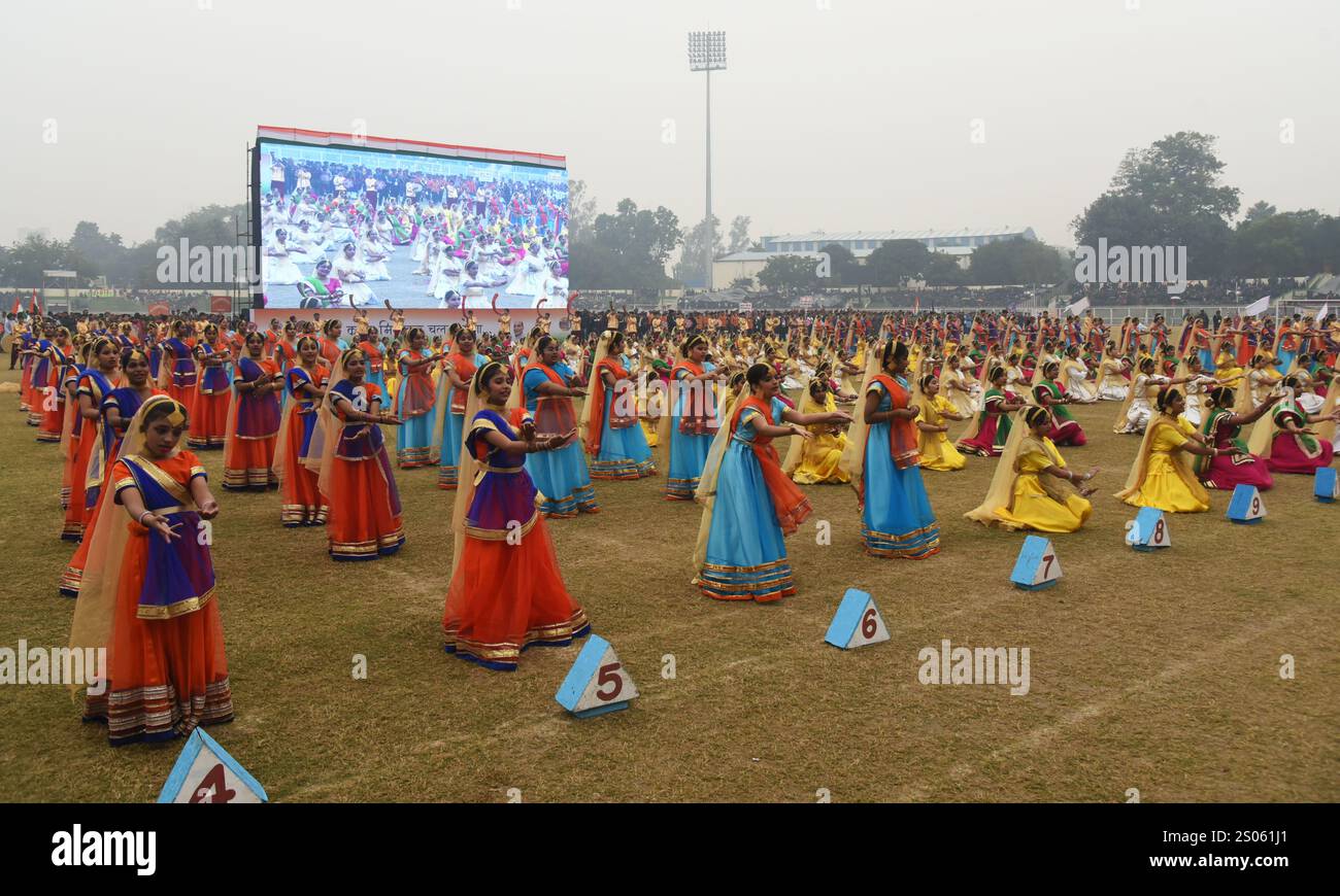 Lucknow, India. 24th Dec, 2024. LUCKNOW, INDIA - DECEMBER 24: Students ...