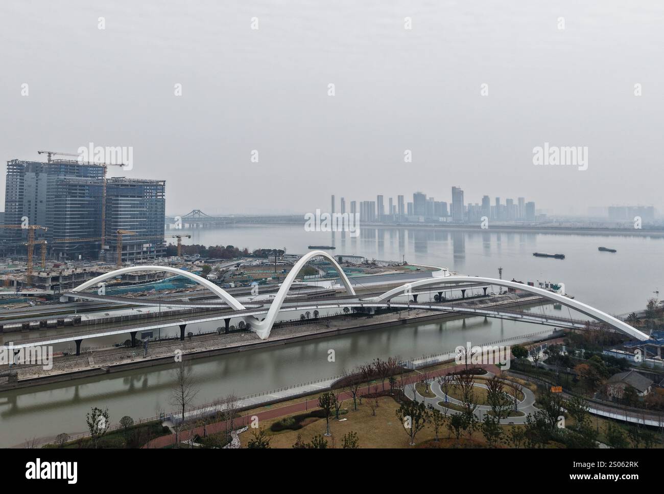 Hangzhou, China. 25th Dec, 2024. HANGZHOU, CHINA - DECEMBER 25, 2024 ...