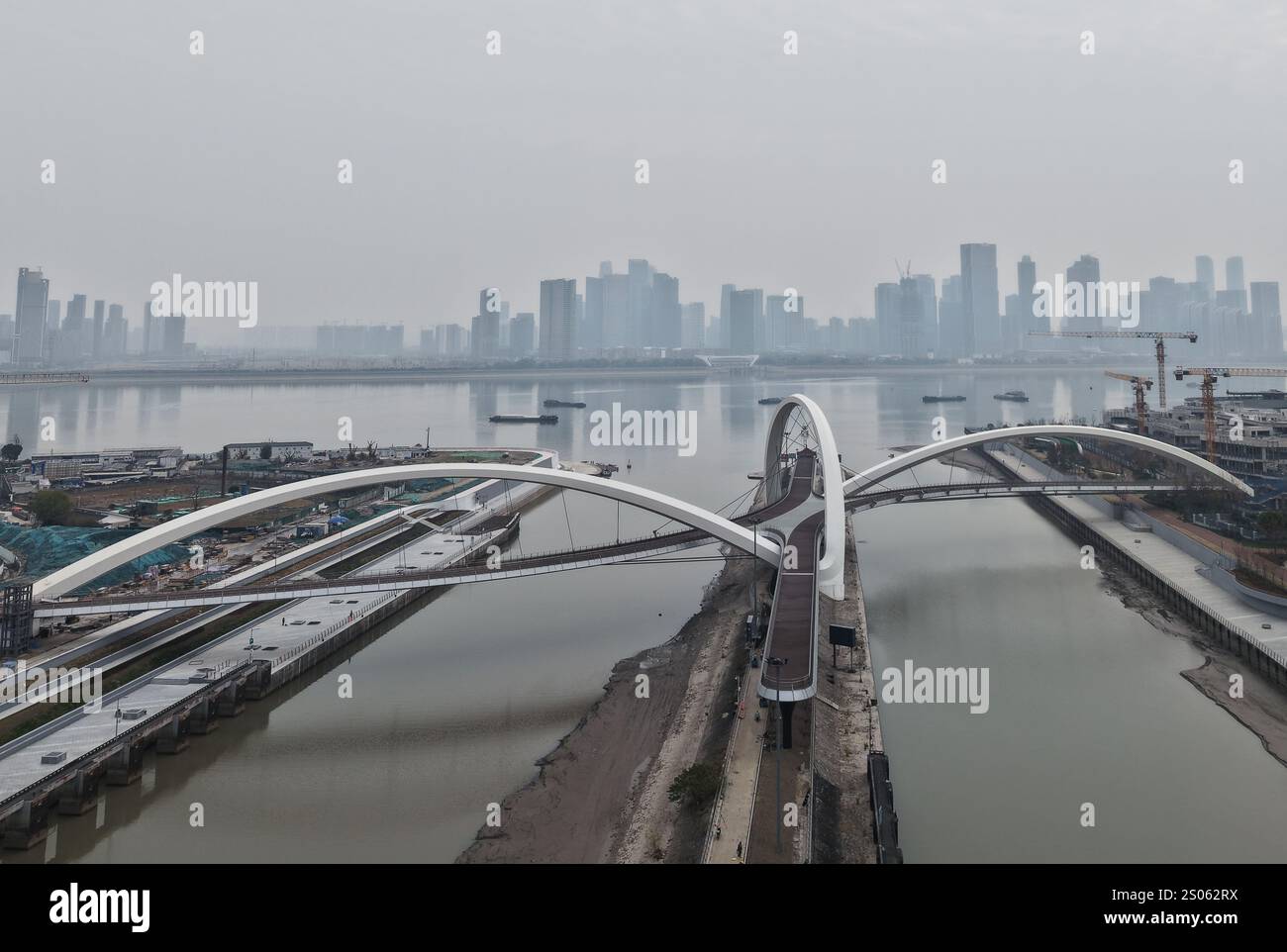 Hangzhou, China. 25th Dec, 2024. HANGZHOU, CHINA - DECEMBER 25, 2024 ...