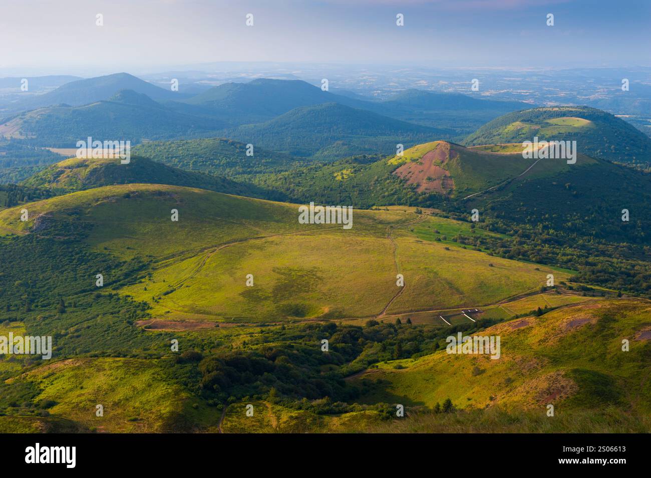 France, Puy-de-Dome (63), Chaines des Puys, Petit Puy-de-Dome, le ...