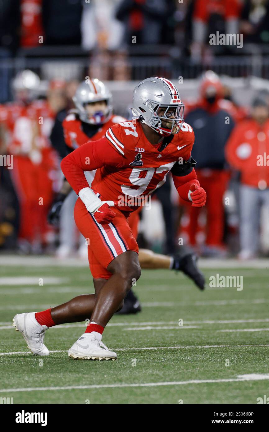 COLUMBUS, OH - DECEMBER 21: Ohio State Buckeyes defensive end Kenyatta ...
