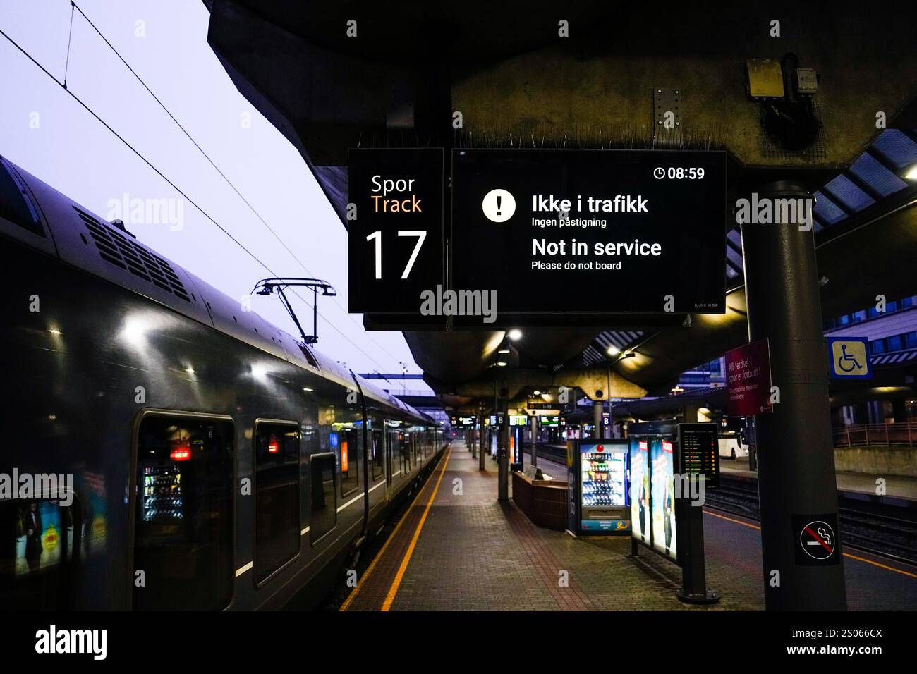 Oslo 20241225. The trains at Oslo S are cancelled. There is a complete ...