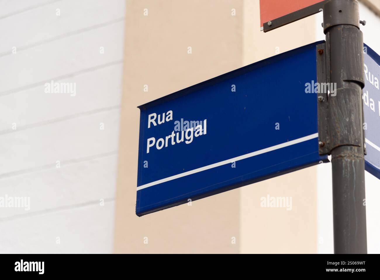Salvador, Bahia, Brazil - December 08, 2024: Traffic sign indicating ...