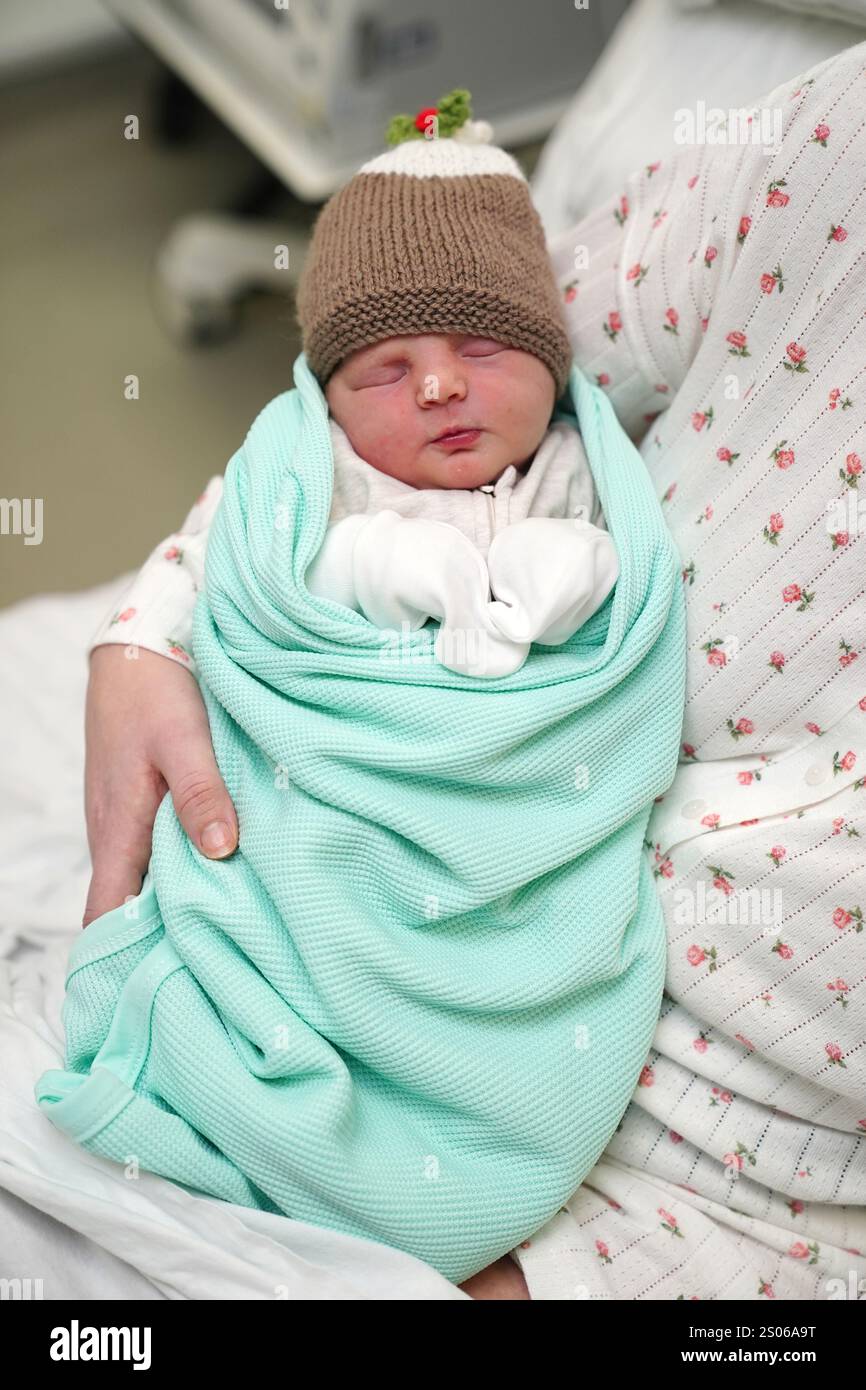 New parents Gordon Wilson and Lisa-Marie Hunt, from Livingston, with ...