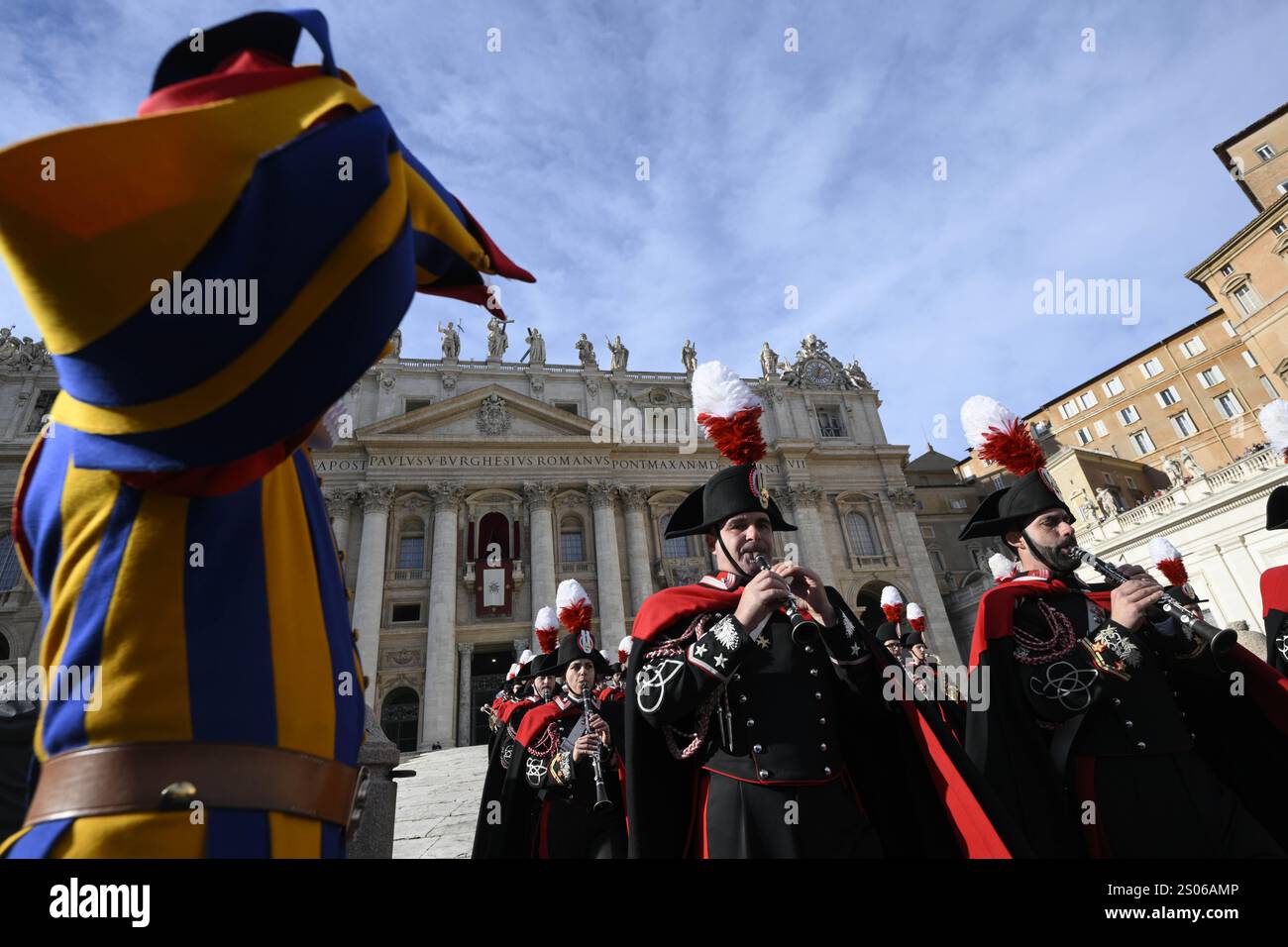 Vatican, Vatican. 24th Dec, 2025. **NO LIBRI** Italy, Rome, Vatican ...