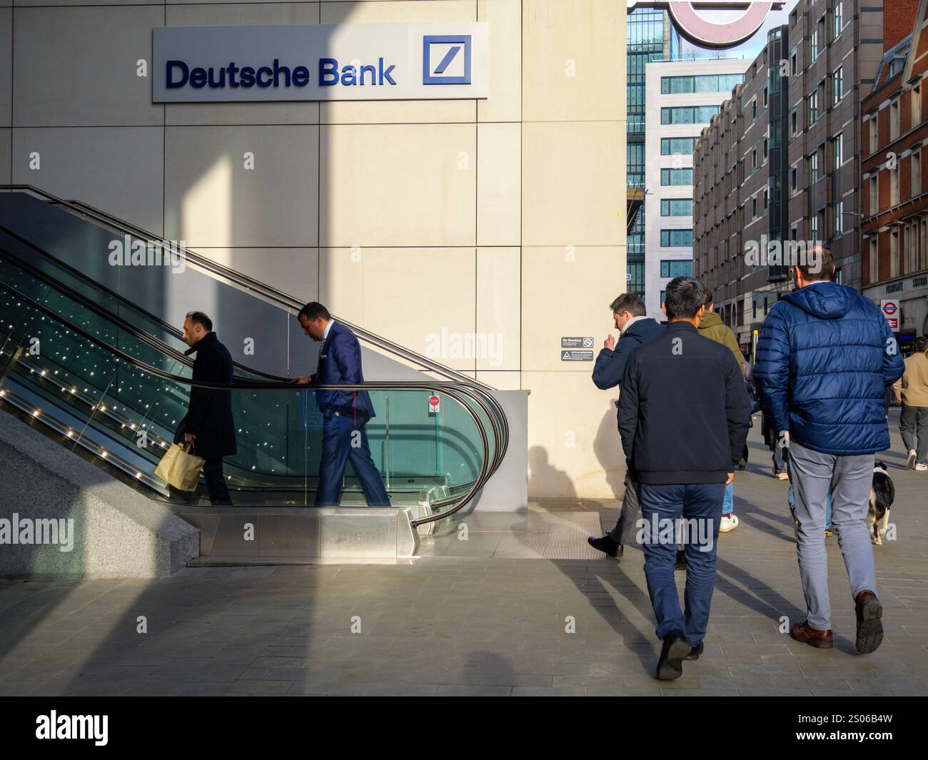 Deutsche bank moorfields hi-res stock photography and images - Alamy