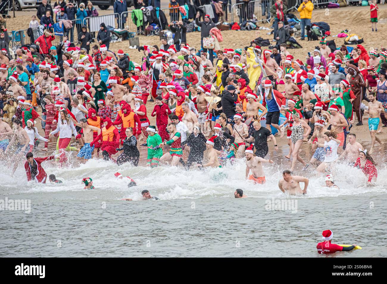 Boscombe, Bournemouth, Dorset, UK. 25th December, 2024. Christmas Day ...