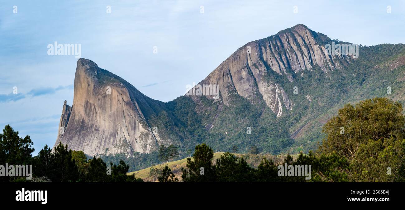 Pedra Azul (the Blue Stone), with Lizard Rock on the left side ...