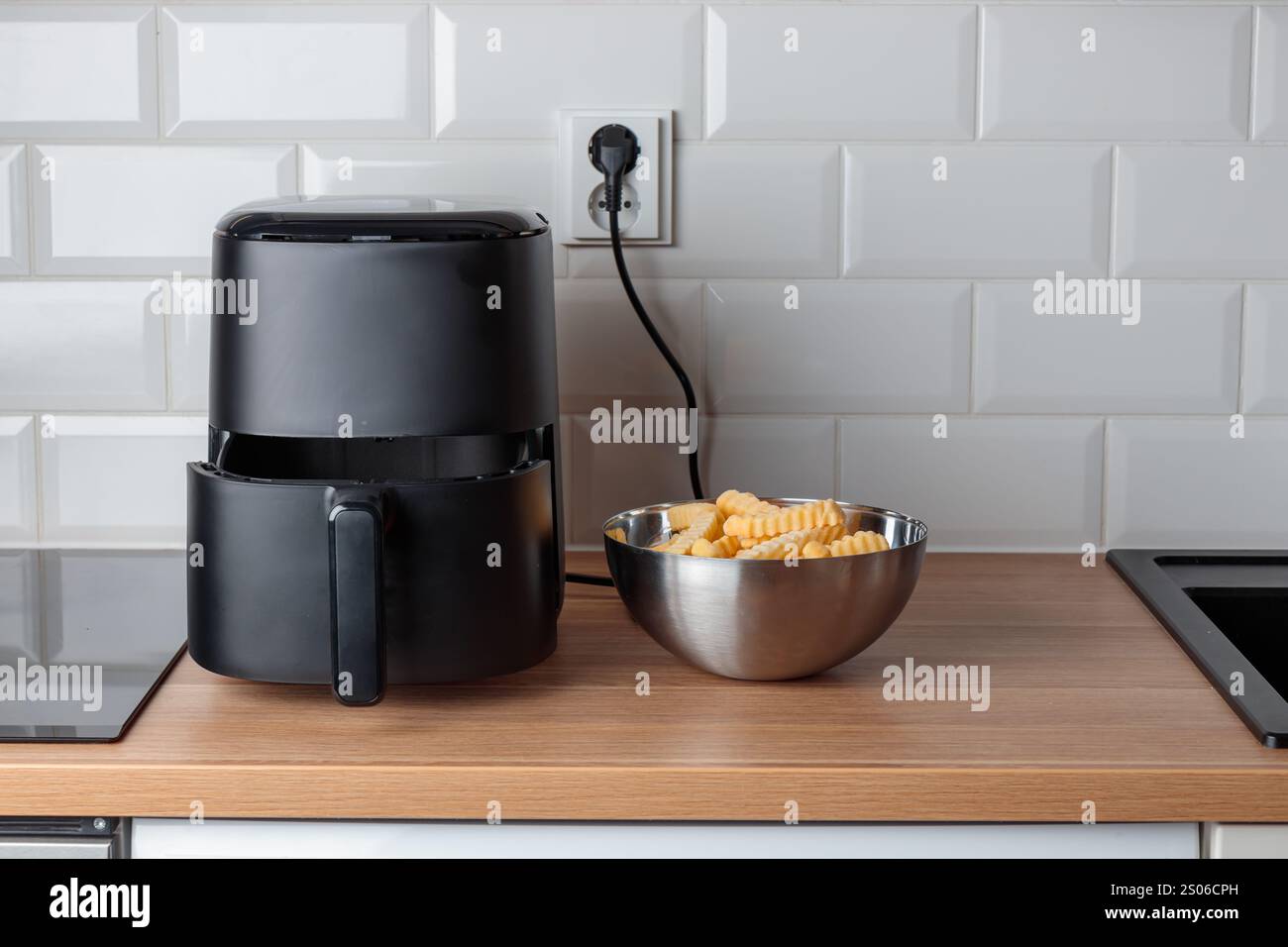 Trendy kitchen gadget air fryer machine cooking deep-fried potato ...