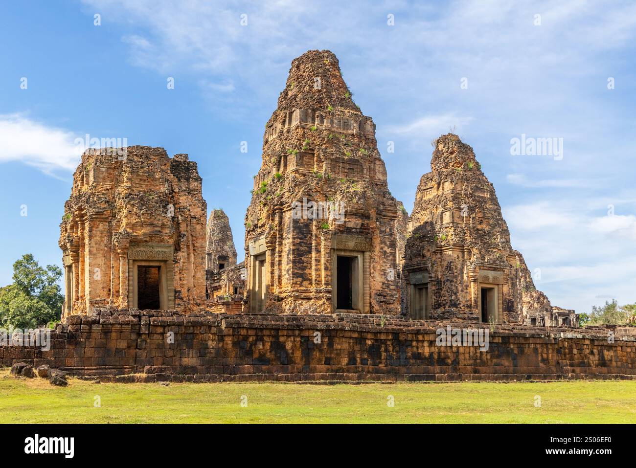 Ancient hindu Pre Rup khmer Shiva temple walls and towers, Angkor, Siem ...