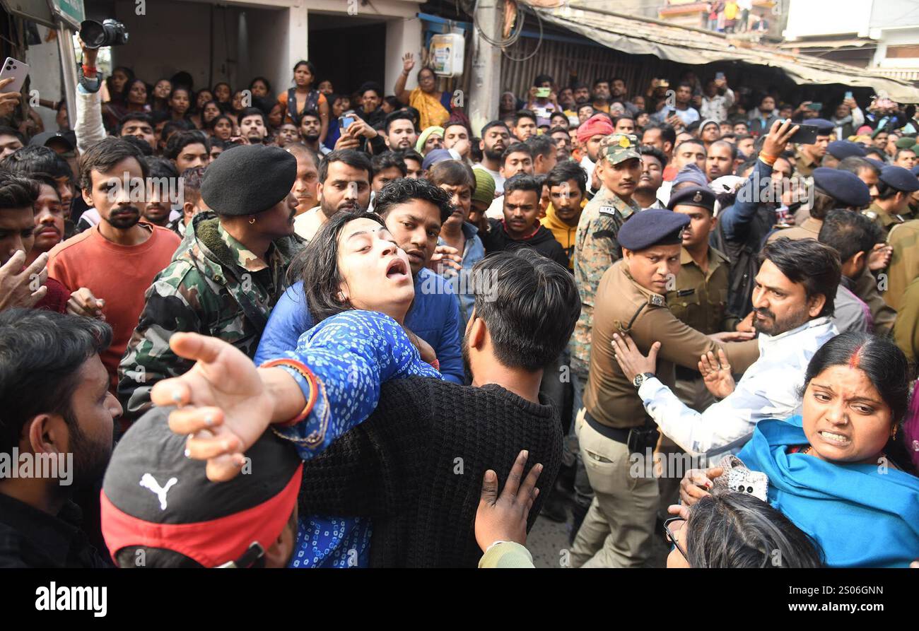 Patna, India. 24th Dec, 2024. PATNA, INDIA - DECEMBER 24: Wife and ...
