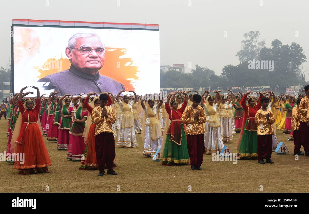 Lucknow, India. 24th Dec, 2024. LUCKNOW, INDIA - DECEMBER 24: Students ...