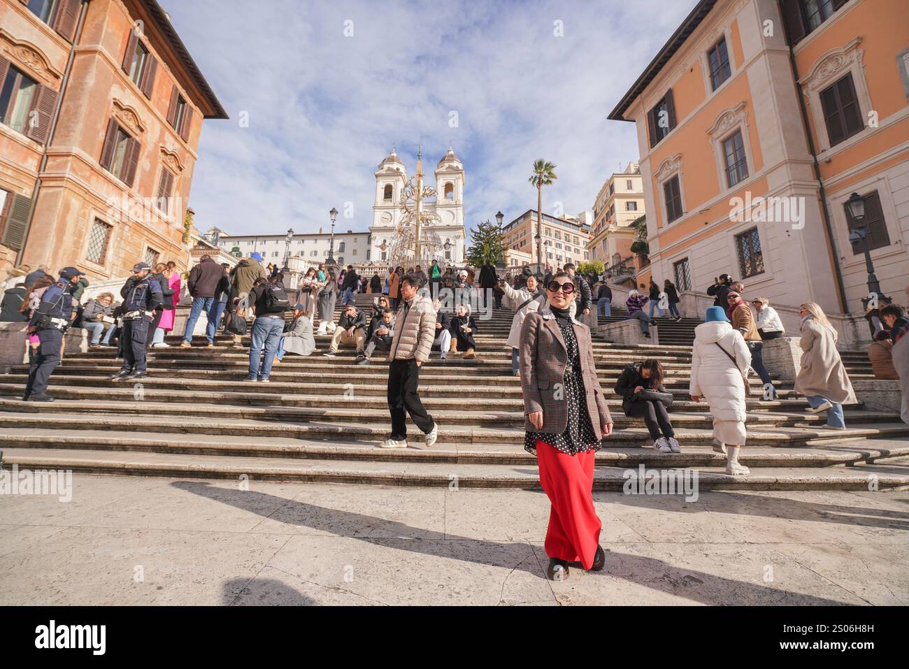 Rome, Italy. 25 December 2024 Crowds of tourists enjoying the winter ...