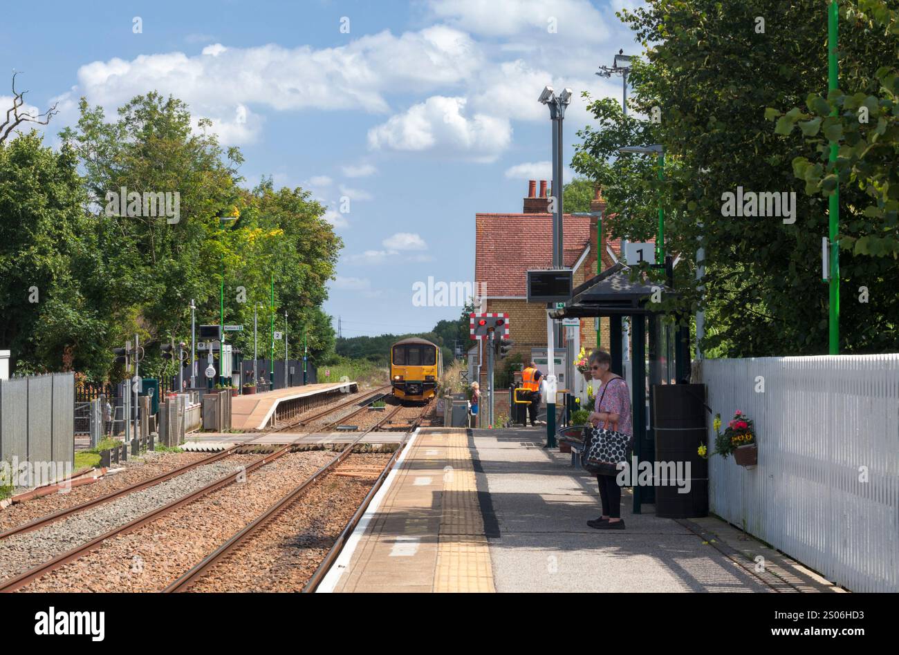 West Midlands Railway class 150 train 150139 arriving at Lidlington ...