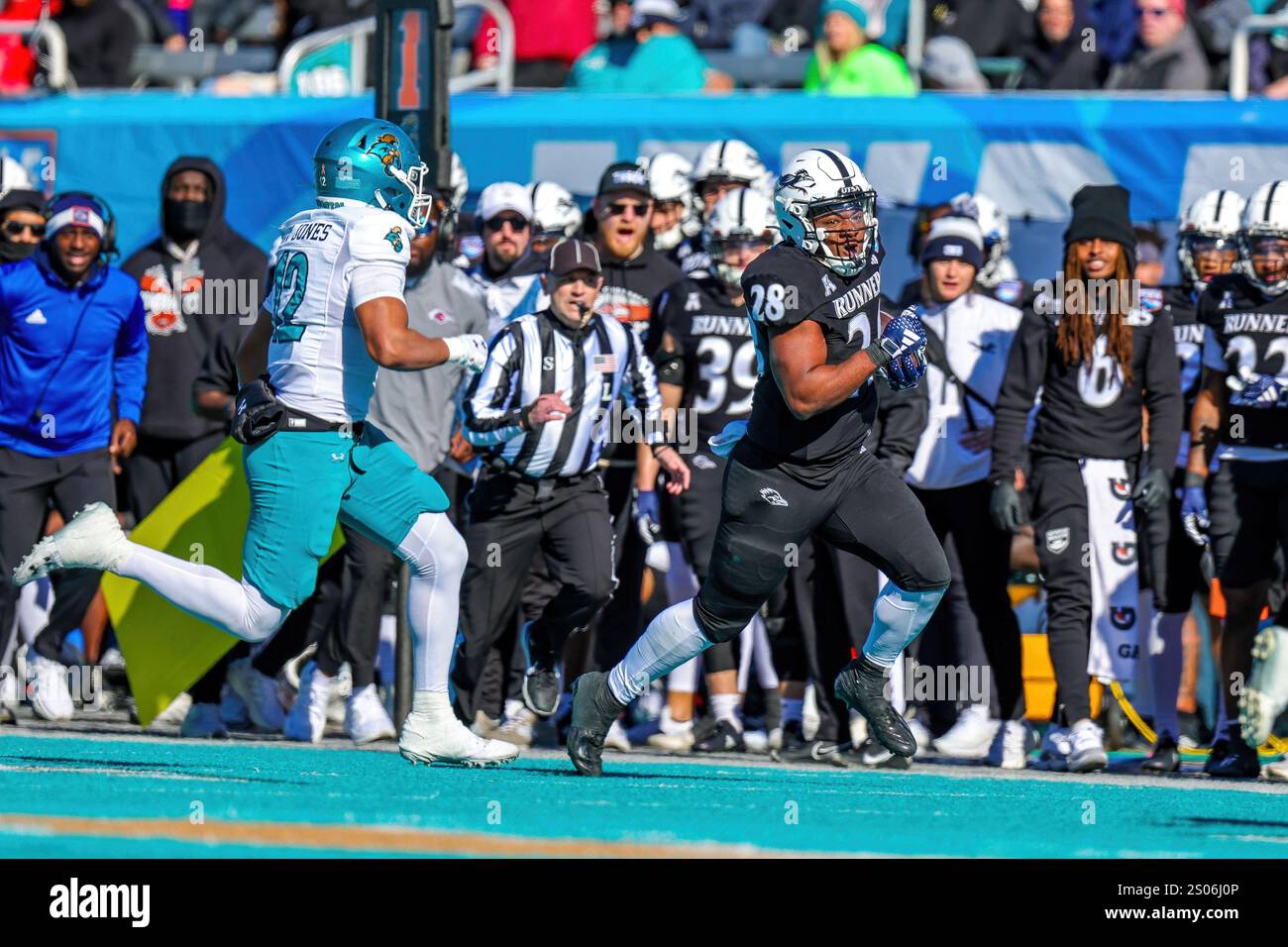 Conway, South Carolina, USA. 23rd Dec, 2024. UTSA Roadrunners running ...
