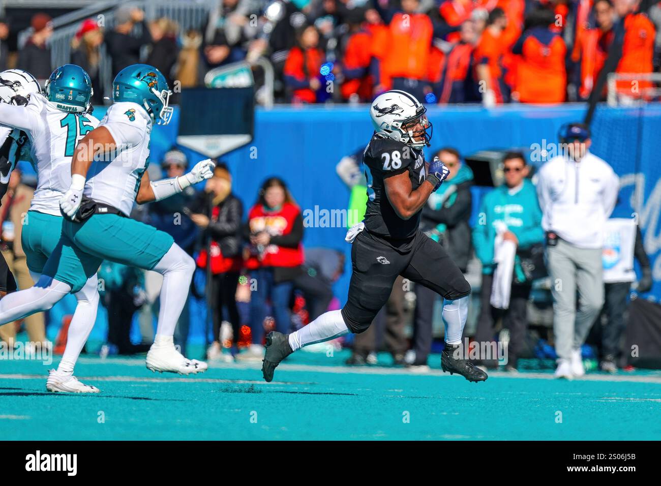Conway, South Carolina, USA. 23rd Dec, 2024. UTSA Roadrunners running ...