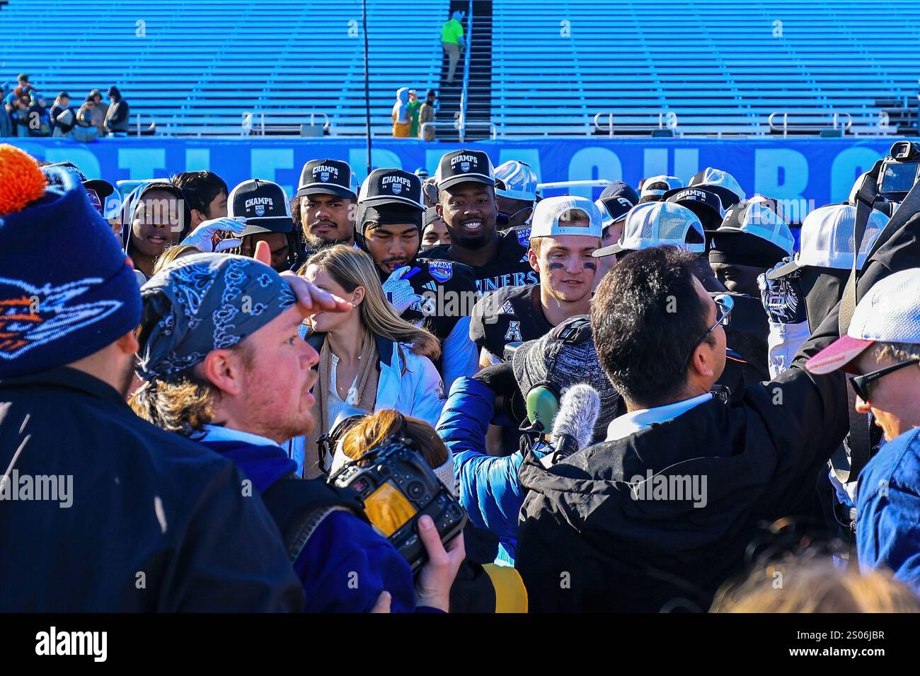 Conway, South Carolina, USA. 23rd Dec, 2024. UTSA Roadrunners players ...