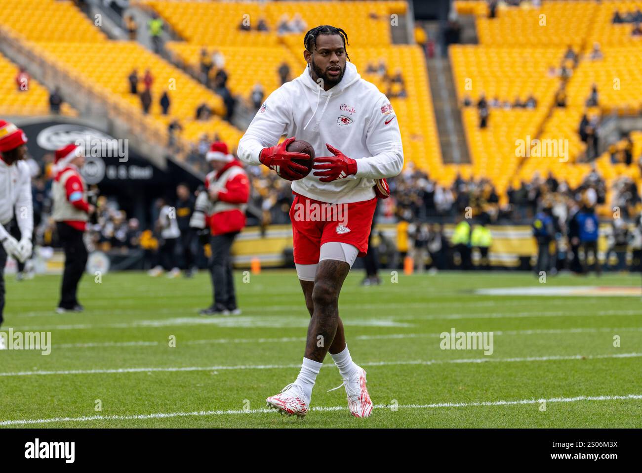 Kansas City Chiefs wide receiver JuJu Smith-Schuster (9) warms up ...