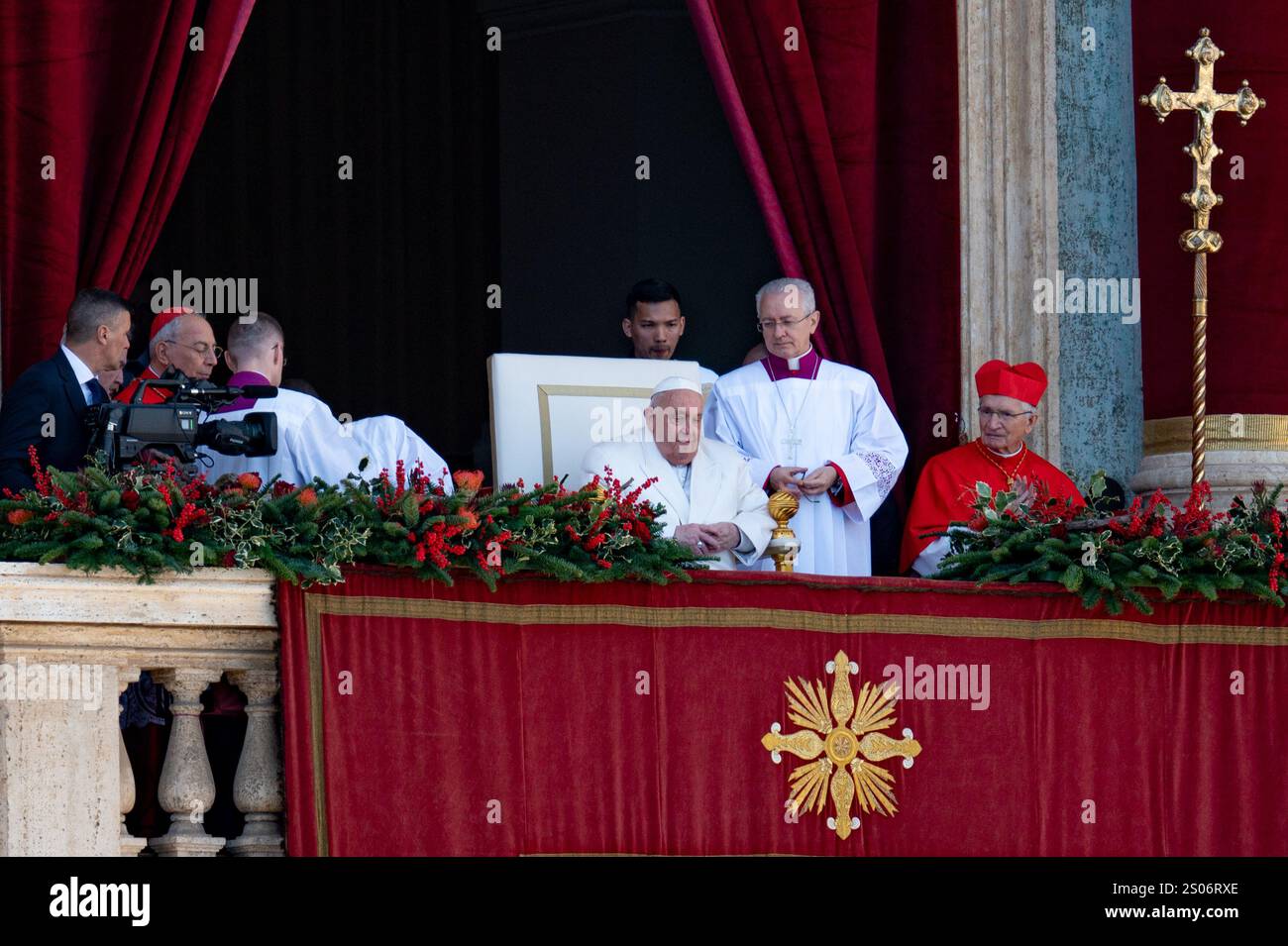 Vatican, Vatican. 25th Dec, 2024. Pope Francis delivers his traditional ...