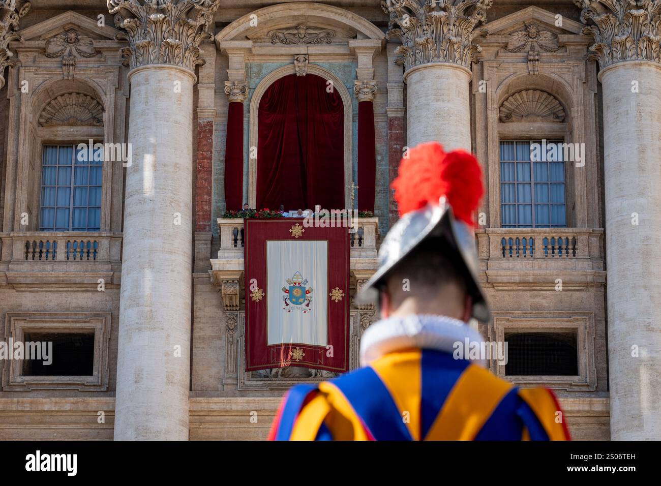 Vatican, Vatican. 25th Dec, 2024. Pope Francis delivers his traditional ...