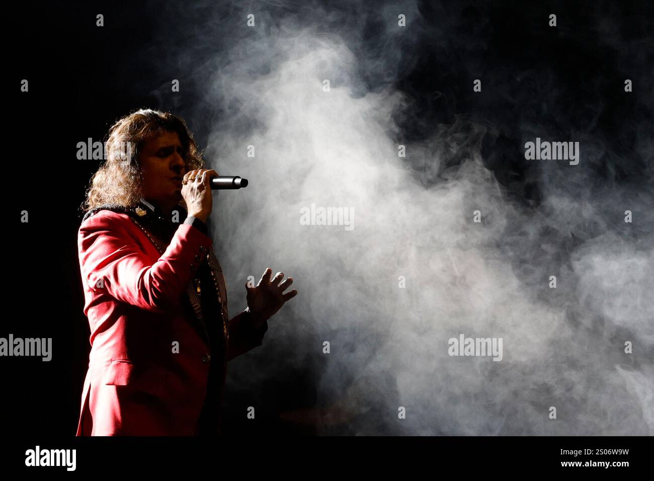 Kathmandu, Nepal. 25th Dec, 2024. Sonu Nigam, an acclaimed Indian ...