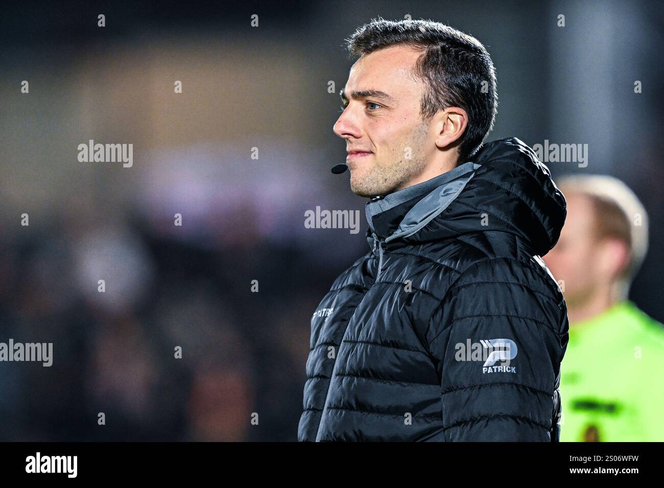 Deinze, Belgium. 06th Dec, 2024. 4th referee Wouter Debusscher pictured ...