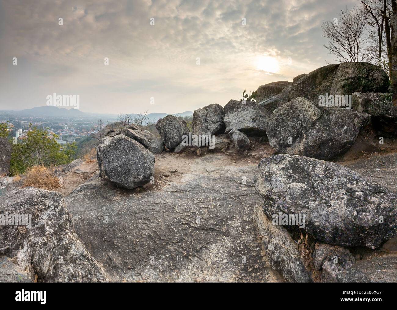 Boulders and impressive panoramic views, at the summit of Khao Hin Lek ...