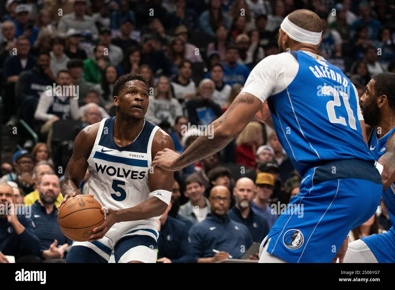 Minnesota Timberwolves guard Anthony Edwards (5) prepares to shoot a ...