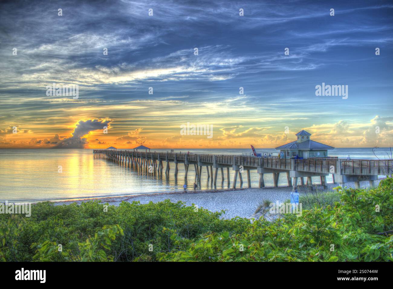 Juno Beach Pier Sunrise Florida Stock Photo - Alamy