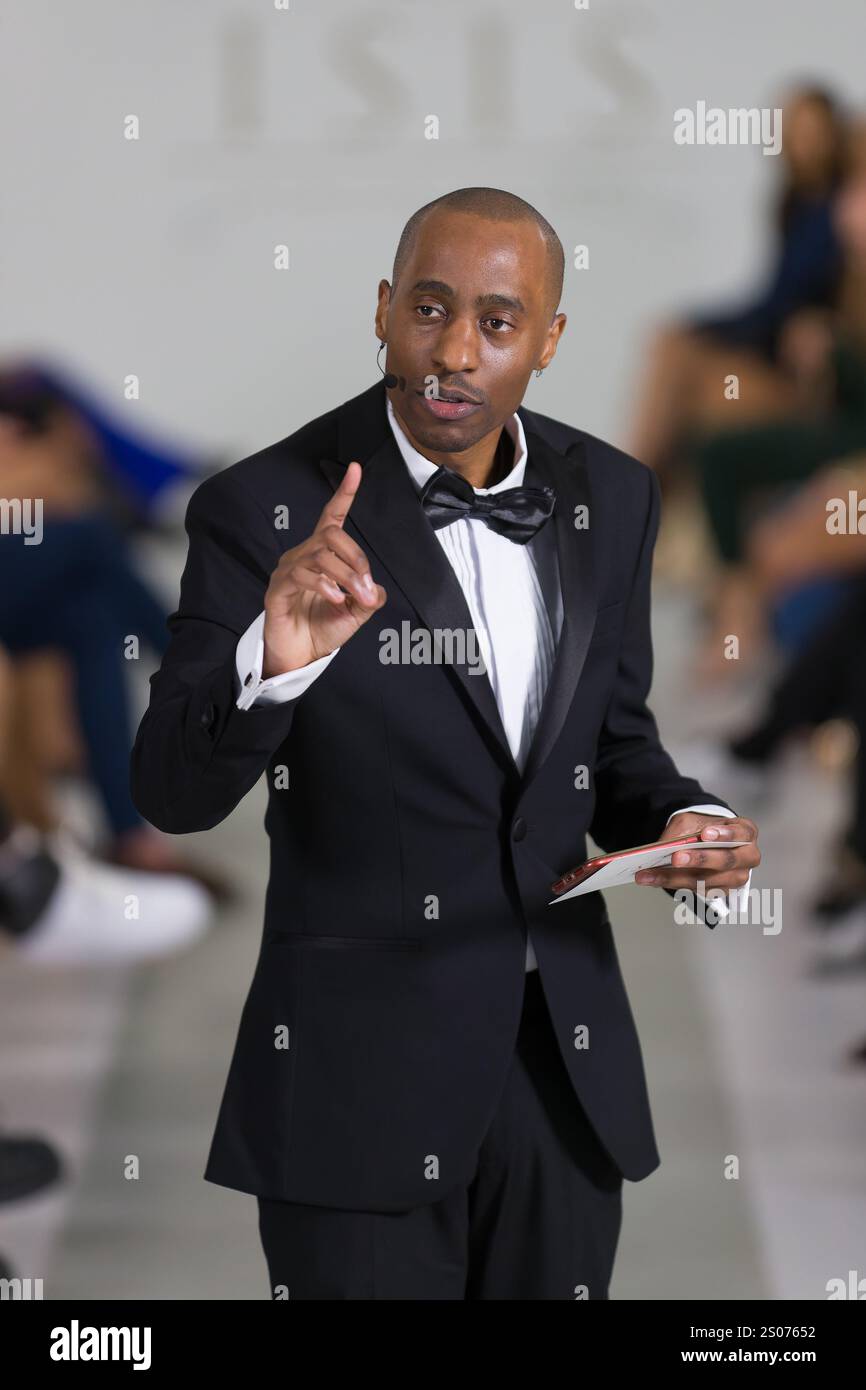 Isis Fashion Awards 2022 Accessory Fashion Show Stock Photo - Alamy