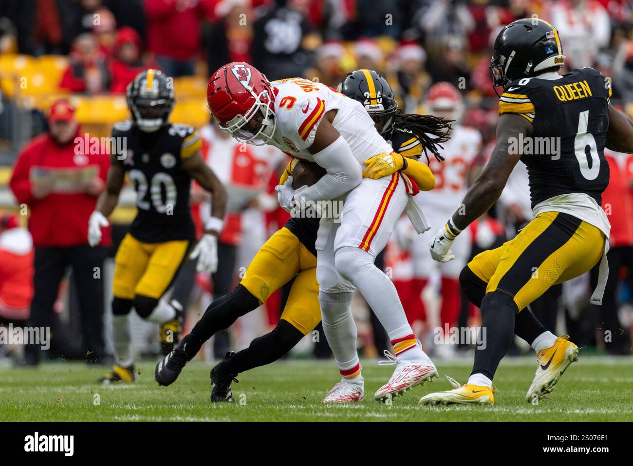 Kansas City Chiefs wide receiver JuJu Smith-Schuster (9) fights for ...