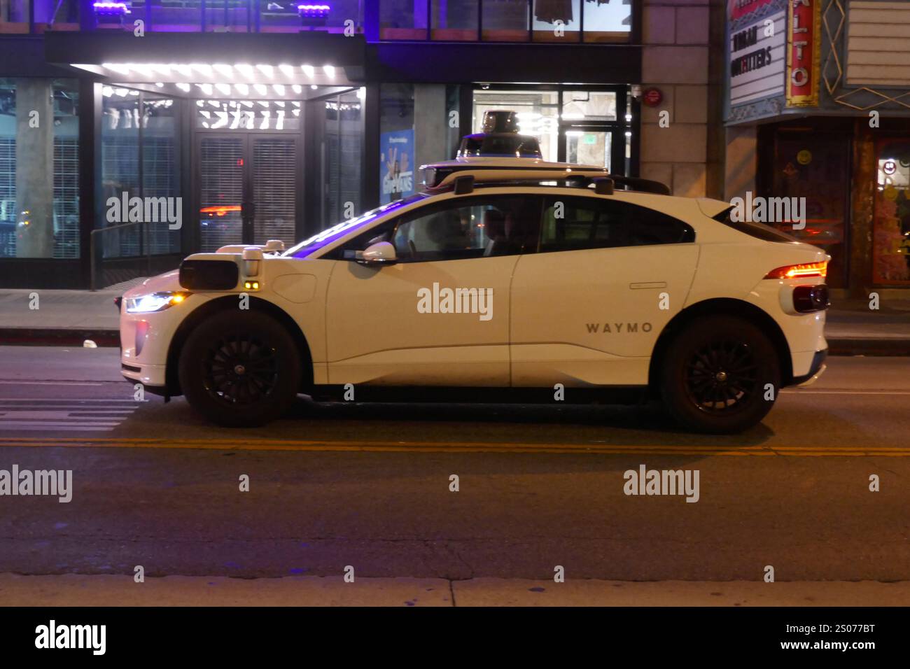 Los Angeles, California, USA 21st December 2024 Way Driverless Car at ...