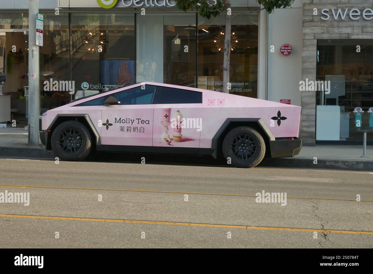 Pink tesla cybertruck hi-res stock photography and images - Alamy