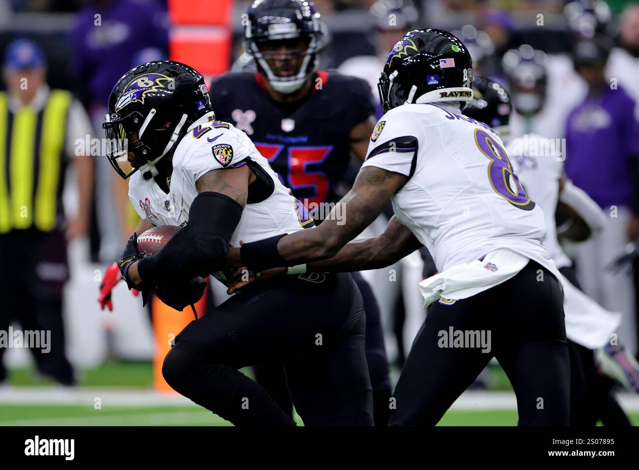 Houston, Texas, USA. 25th Dec, 2024. Baltimore Ravens quarterback Lamar ...