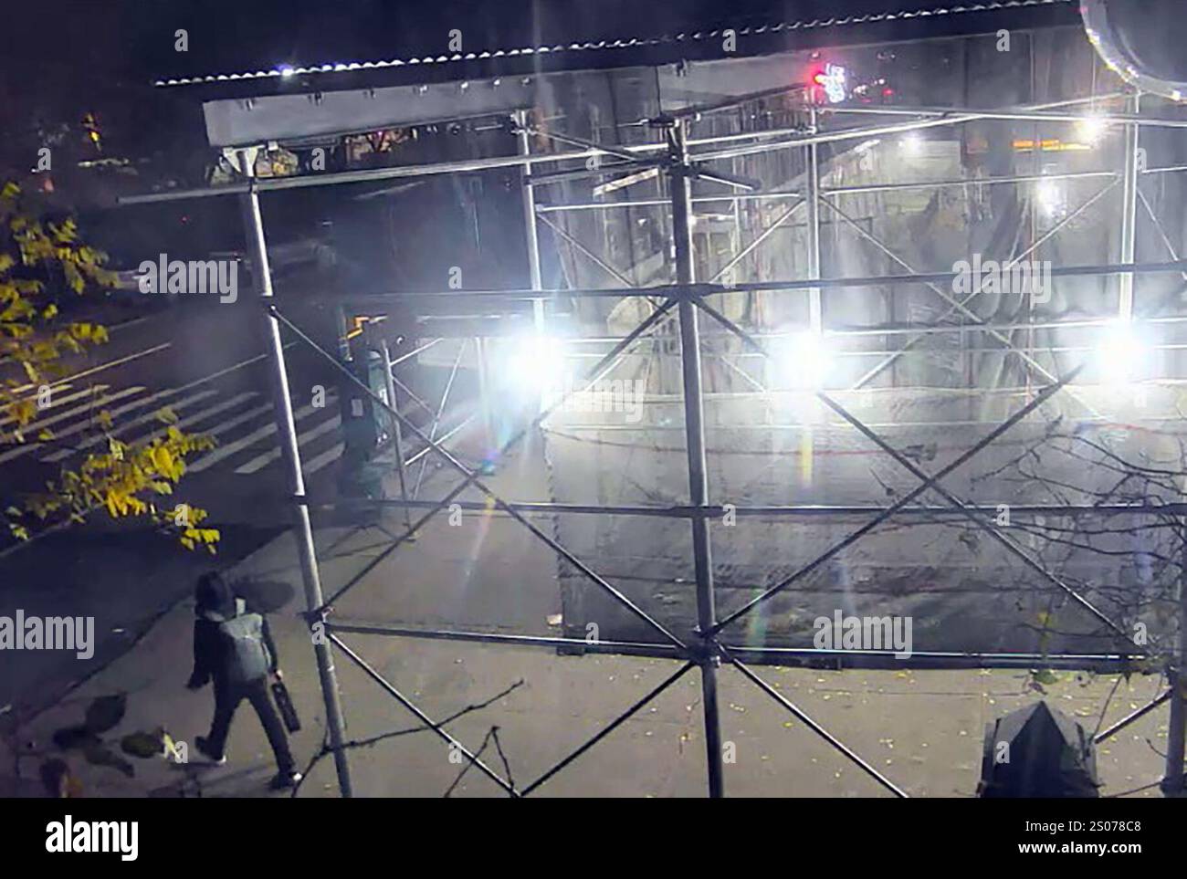 Brian Thompson's shooter suspect (Luigi Mangione) in street CCTV ...