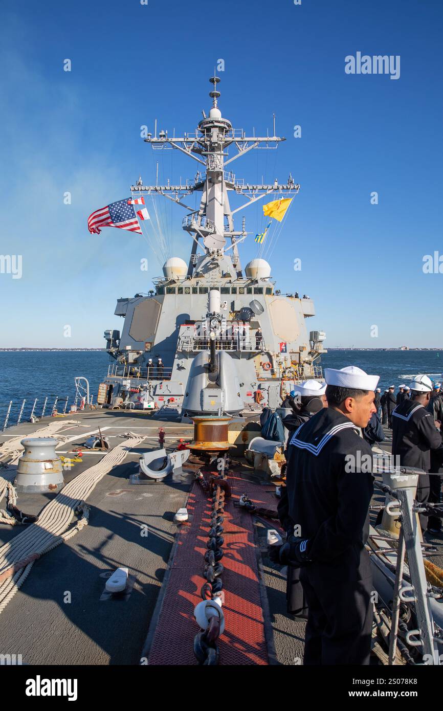 241223-N-AY869-1038 NORFOLK, Va. (Dec. 23, 2024) The Arleigh Burke ...