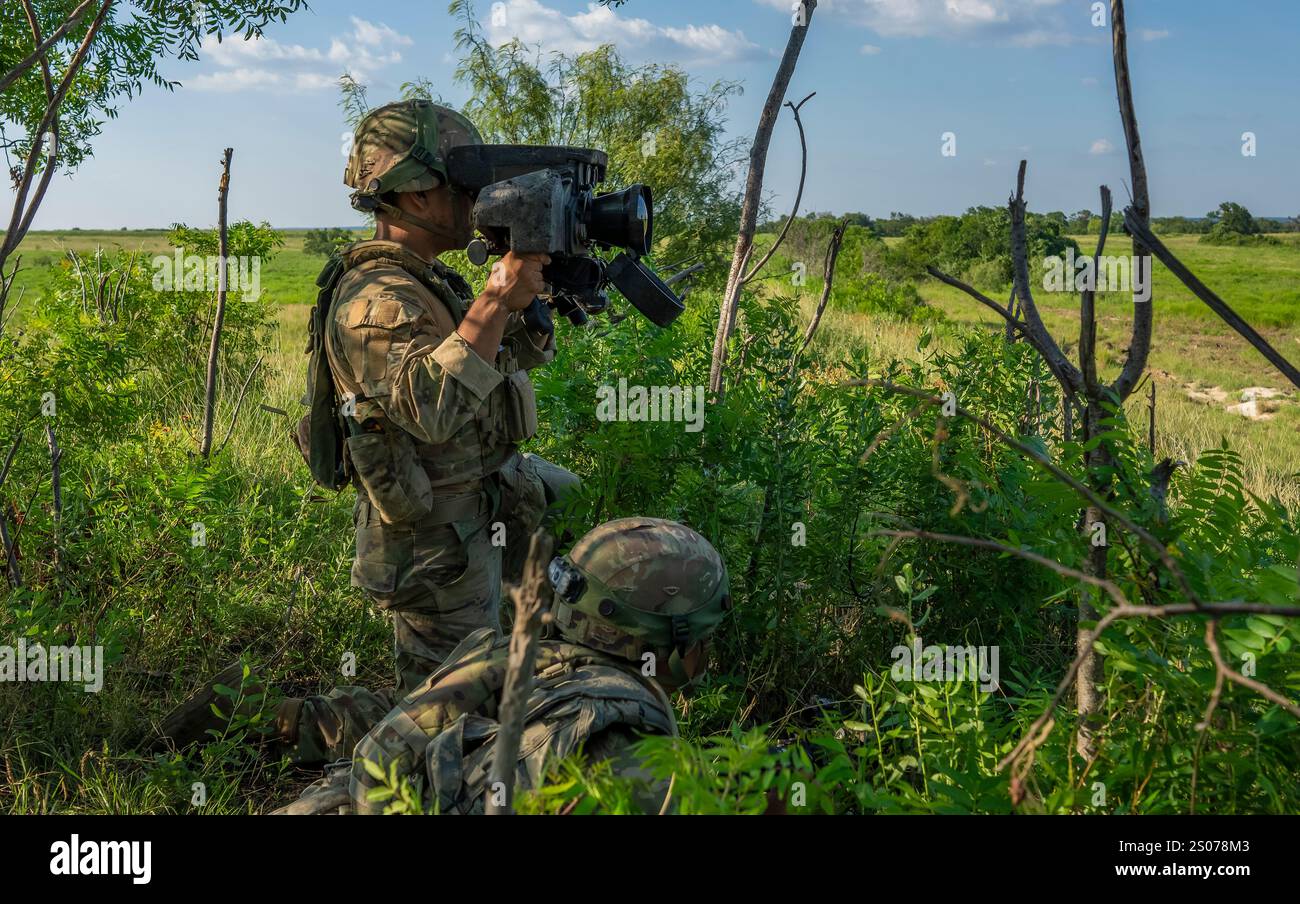 U.S. Army National Guard Soldiers from the 278th Armored Cavalry ...