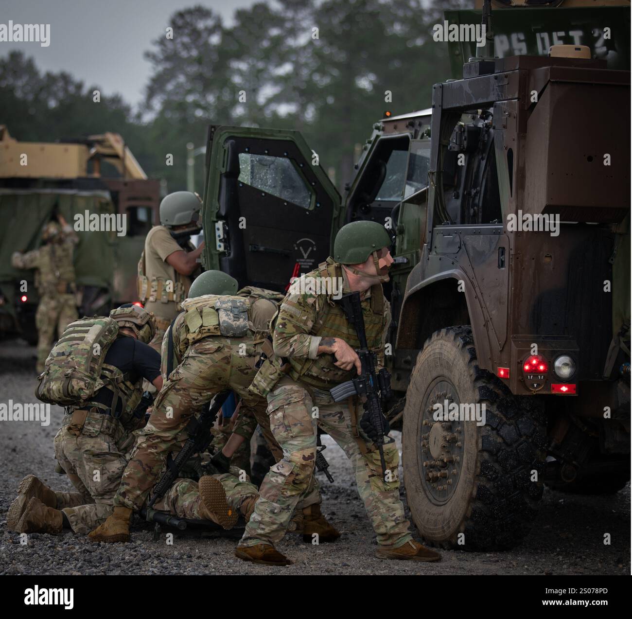 Soldiers from the 20th Specials Forces- Group Support Battalion conduct ...