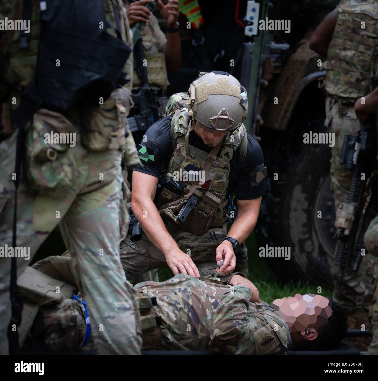 Soldiers from the 20th Specials Forces- Group Support Battalion conduct ...
