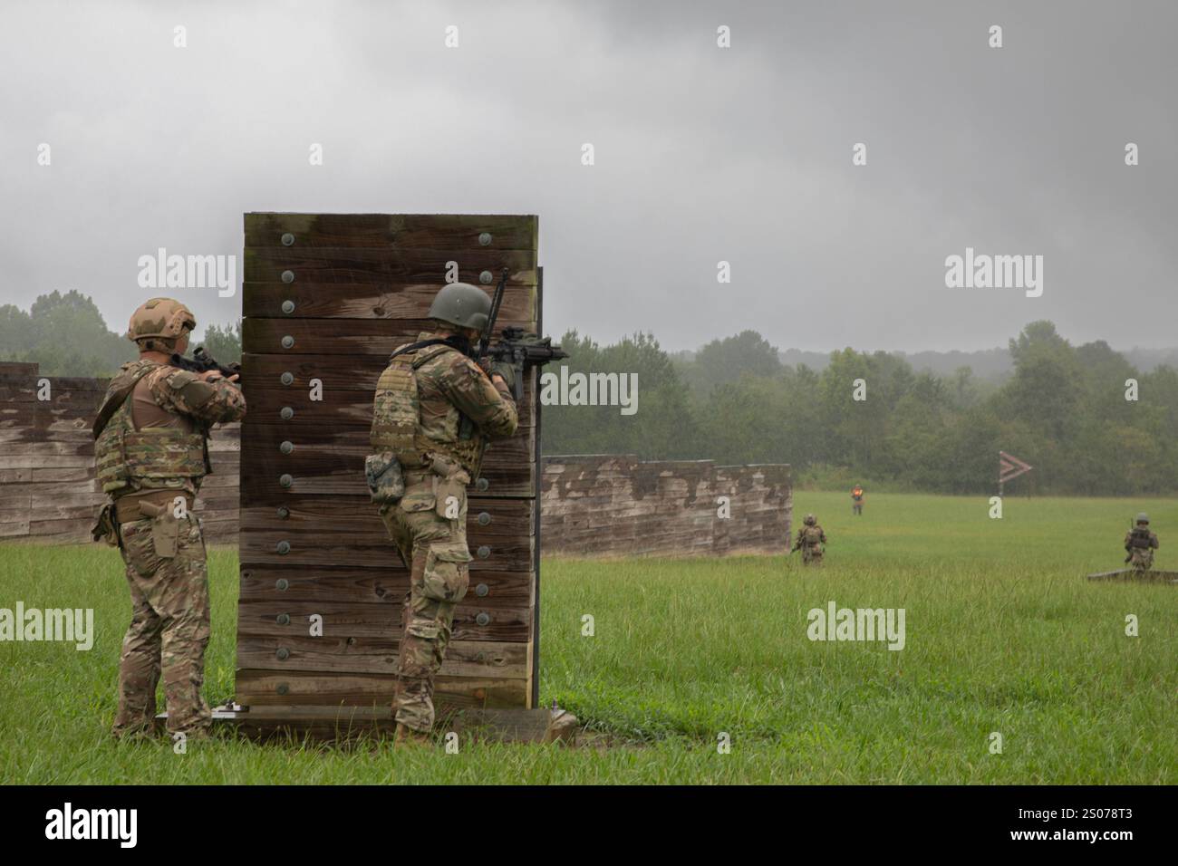 Soldiers from the 20th Specials Forces- Group Support Battalion conduct ...
