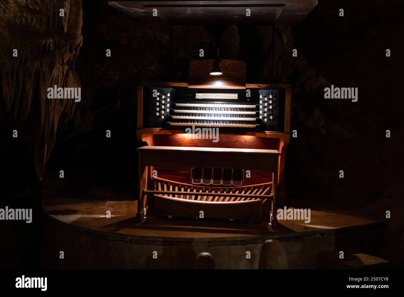 Stalacpipe organ shenandoah valley hi-res stock photography and images ...