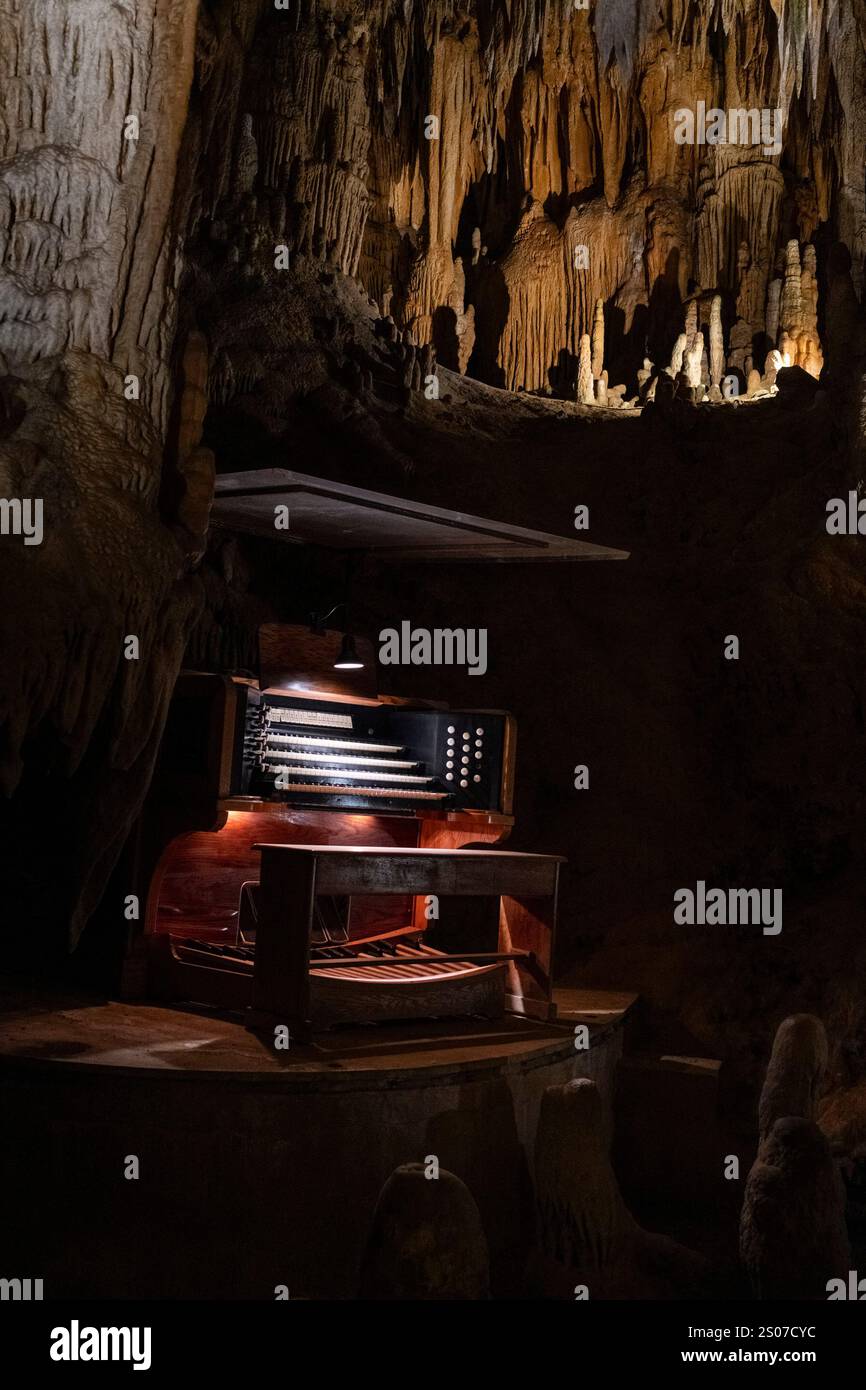 Luray, Virginia, USA. 25th Dec 2024. The Console of the Great ...