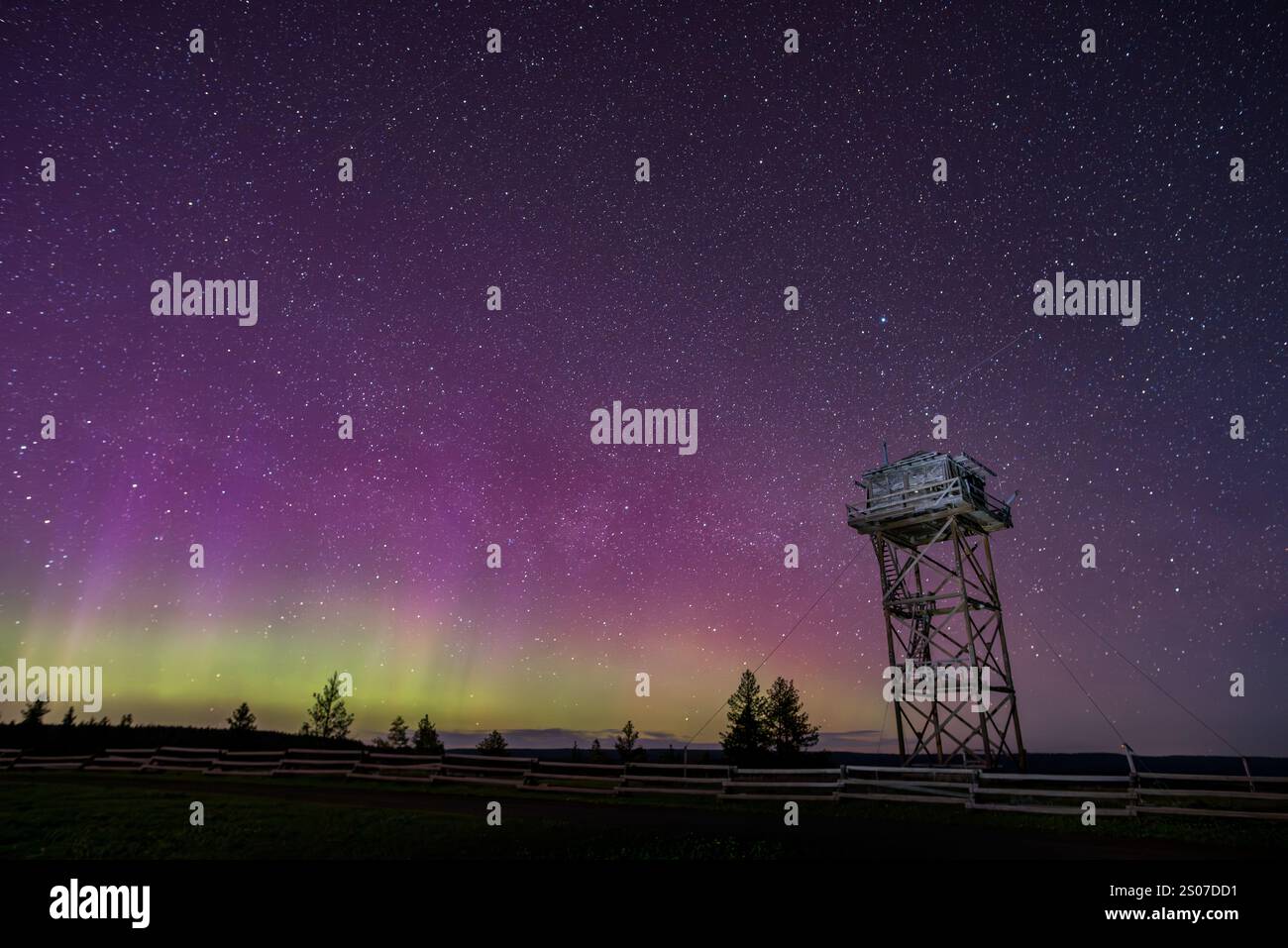 Red Hill Lookout and Northern Lights, Wallowa - Whitman National Forest ...